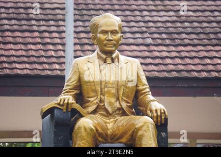 The monument of Dr. Sutomo (Also called Soetomo atau Soebroto). He is ...