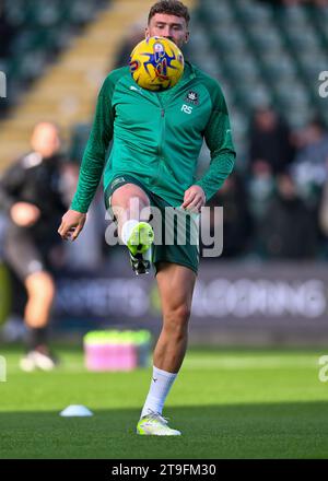 Dan Scarr of Plymouth Argyle warming up during the Sky Bet Championship ...