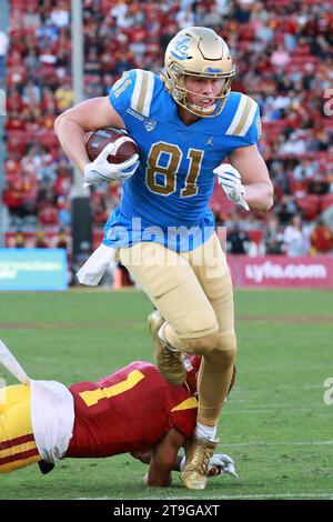 November 4, 2023 USC Trojans tight end Kade Eldridge (88) blocks a punt ...