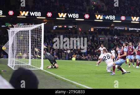 Turf Moor, Burnley, Lancashire, UK. 26th Dec, 2023. Premier League ...