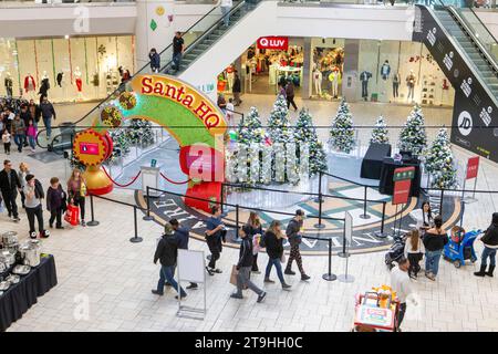 Modesto, CA, USA. 25th Nov, 2023. Black Friday at Vintage Faire Mall in ...
