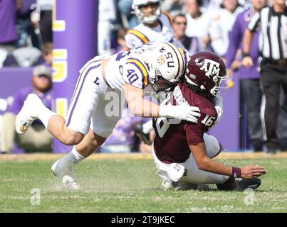 LSU linebacker Whit Weeks (40) warms up before an NCAA college football ...