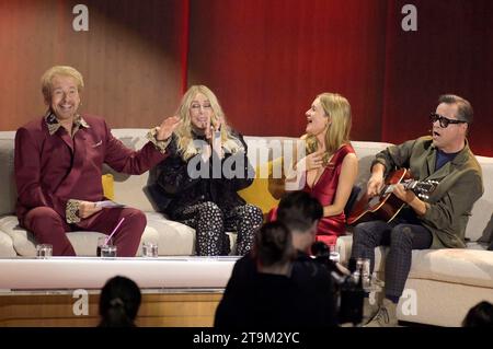 Thomas Gottschalk, Cher, Stefanie Stappenbeck und Jan Josef Liefers in der ZDF-Unterhaltungsshow ...