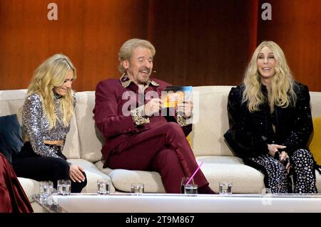 Helene Fischer, Thomas Gottschalk und Cher bei "Wetten dass?" (ZDF) am 25.11.2023 in Offenburg ...