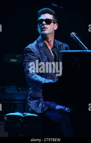 Robin Thicke performs at Hard Rock Live held at the Seminole Hard Rock ...