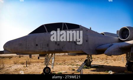 Republic A-10 Thunderbolt II YA-10B, S/N 73-1664 Stock Photo - Alamy