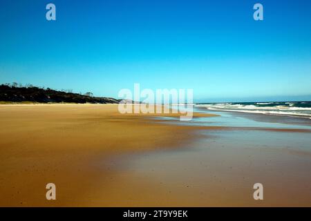 Arragan lake - yuraygir; national park, Red Cliff Beach Stock Photo - Alamy
