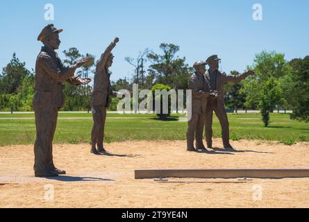 Statues and Monument to the Famous First Flight at Wright Brothers ...