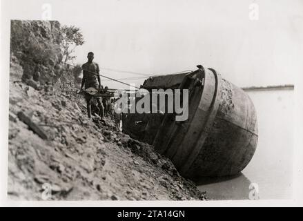 WW1 World War I - Indian Sappers building a bridge across the Rez Canal ...