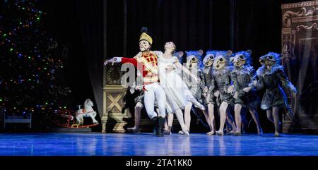Daria Klimrentova (Clara), Junor Souza (Nutcracker) in THE NUTCRACKER ...
