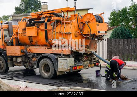 Truck mounted combined vacuum suction and canal jetting machine clean ...