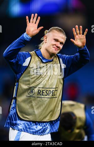 Erling Håland of Manchester City warms up during the Sunderland v ...