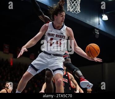 Saint Mary's guard Alex Ducas during an NCAA college basketball game ...