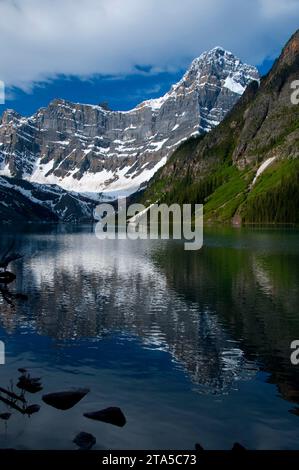 Chephren Lake to Howse Peak, Banff National Park, Alberta, Canada Stock ...