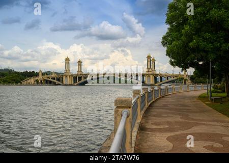 Seri Gemilang Bridge, Putrajaya Stock Photo - Alamy