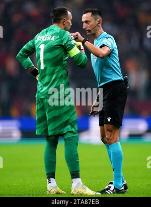 The referee Jose María Sanchez Martinez during the La Liga EA Sports ...