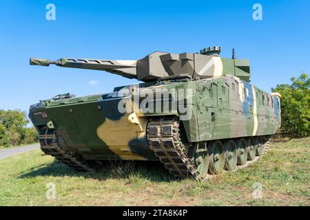 Hungarian Lynx infantry fighting vehicle (IFV) with 30mm machine gun ...