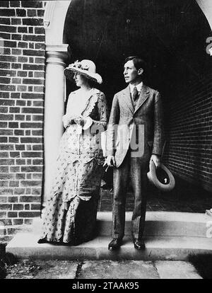 Virginia and Leonard Woolf, 1912 Stock Photo - Alamy