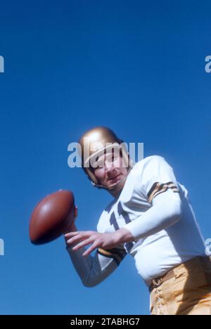 ANNAPOLIS, MD - MARCH, 1955: Quarterback George Welsh #11 of the Navy ...