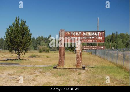 Volcanic Legacy Scenic Byway - Roadside Sign for Fort Klamath Frontier ...