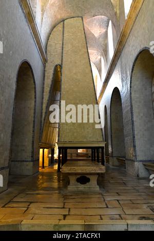 Alcobaça, Santa Maria monastery (12-18th century, gothic and baroque ...