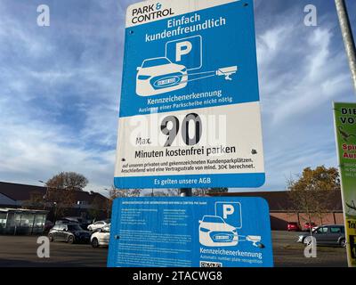 Park&Control System auf einem Supermarktparkplatz von Lidl 30.11.2023 ...