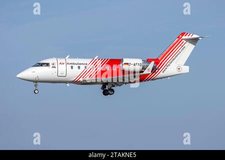 FAI - Flight Ambulance International Canadair CL-600-2B16 Challenger ...