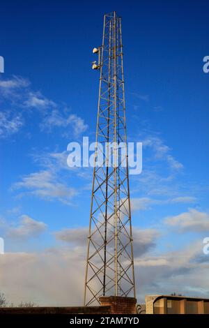 Wintry scenes Anlaby Road Hull HU3 tower block in the snow Stock Photo ...