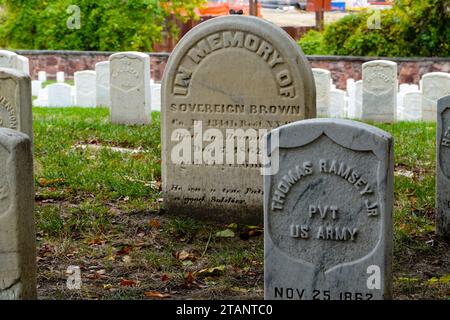 Graves, Alexandria National Cemetery, admin. by U. S. Department of ...