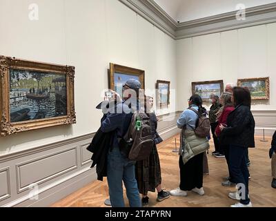 Visitors at the Manet/Degas exhibition at the Metropolitan Museum of ...