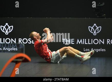 Bangkok, Thailand. 2nd Dec, 2023. Rafaella Fontes Gimenez (L) returns ...