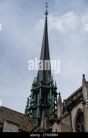 large brick medieval constructed building Stock Photo - Alamy