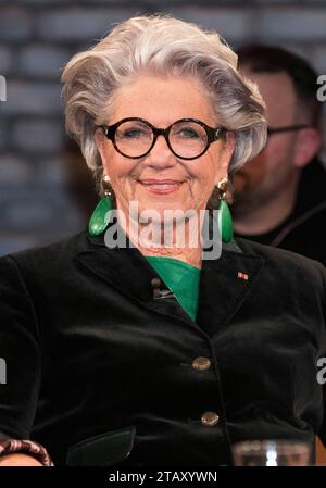 LIVE FAST, DIE YOUNG, from left: Norma Eberhardt, Troy Donahue, Mike ...