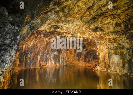 Quellgrotte, Tropfsteine, Feengrotten, Saalfeld, Thüringen, Deutschland ...