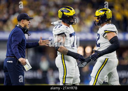 Michigan offensive lineman Karsen Barnhart runs a drill at the NFL ...