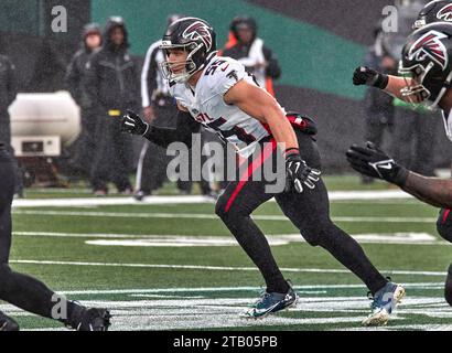 Atlanta Falcons linebacker Kaden Elliss (55) breaks up a pass intended ...