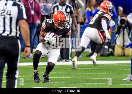 Cleveland Browns wide receiver Cedric Tillman (19) catches a pass ...