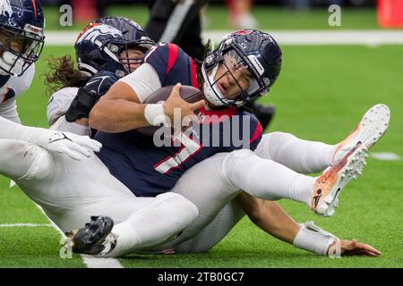 Denver Broncos linebacker Alex Singleton (49) before an NFL football ...