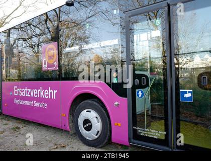 Replacement Service 03.12.2023 Bereitstehende Busse der DB SEV GmbH für ...