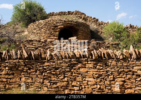 Dry stones hut and walls. La Iglesuela del Cid, Alto Maestrazgo, Teruel ...