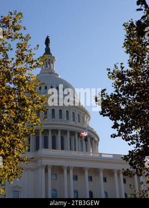 Lincoln's Inauguration at Capitol Building in 1861 Stock Photo - Alamy