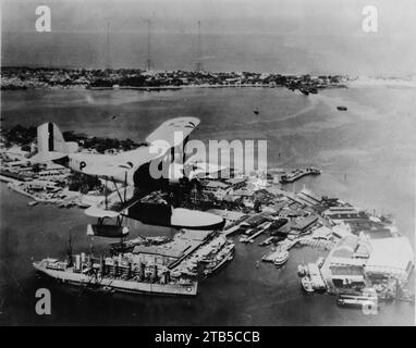 Vought O2U-2 Corsair Stock Photo - Alamy