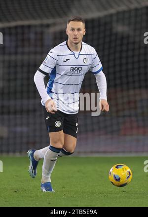 TURIN, ITALY - DECEMBER 2: Teun Koopmeiners of Juventus FC in action ...