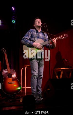 Singer, songwriter, Chris Ronald, in concert, Rogue Folk Club Stock ...