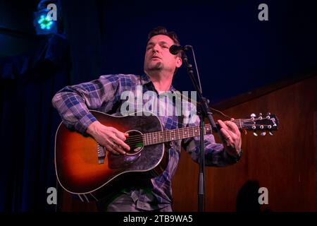 Singer, songwriter, Chris Ronald, in concert, Rogue Folk Club Stock ...