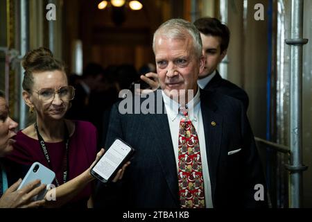 Washington, USA. 05th Dec, 2023. NYU student Bella Ingber speaks to ...