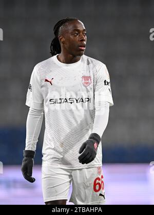 ISTANBUL - Arnaud Lusamba of Pendikspor AS during the Turkish Super Lig ...