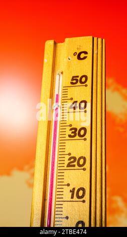 A thermometer displays a temperature of 40 degrees Celsius in the Ginza ...