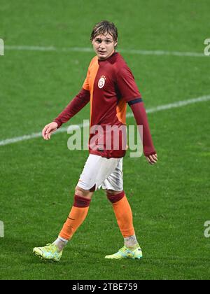 ISTANBUL - (l-r) Hamza Akman of Galatasaray U19, Jayce Fitzgerald of ...