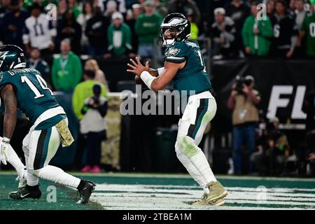 Philadelphia Eagles' Jalen Hurts works out during practice at NFL ...